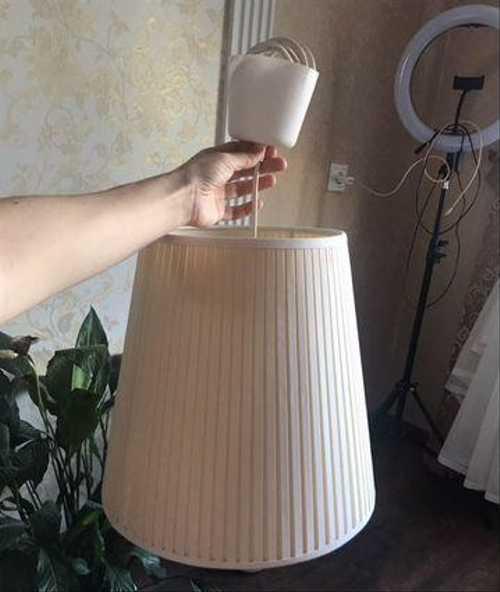 Люстра с абажуром