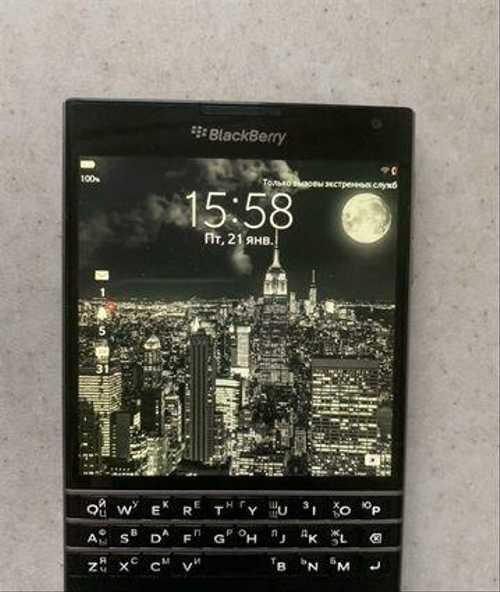 Телефон BlackBerry Passport 10