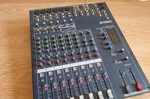 Микшерный пульт Yamaha MG 124 C