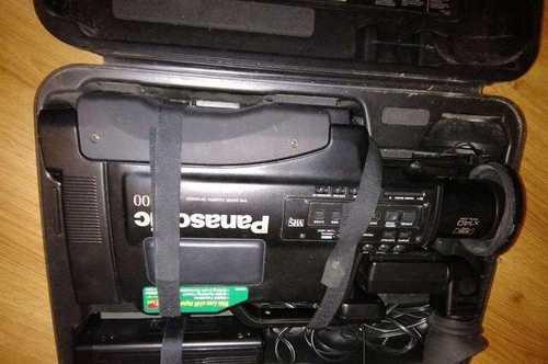 Видеокамера формата VHS Panasonic M-3500