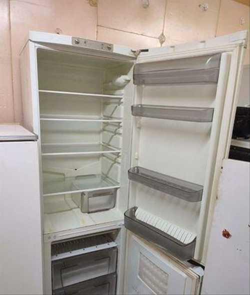 Холодильник Ariston.Бесплатная Доставка