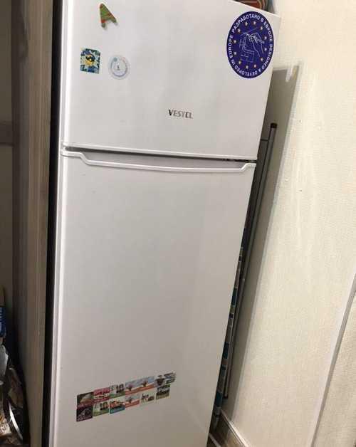 Холодильник Vestel VDD 260 VW