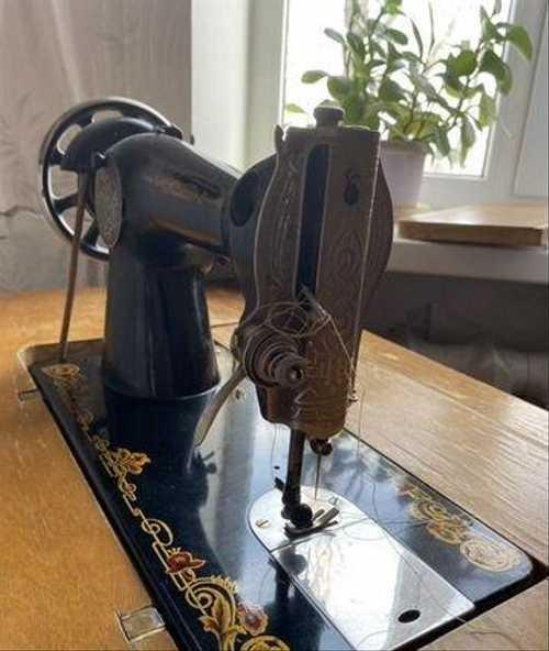 Швейная машинка ножная СССР