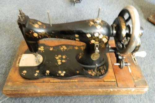 Stoewer швейная машина. Швейная машина Stoewer es-100. Штевер швейная машина 1895 года. Машинка для штемпелевания сургучом старинная. Швейная машинка stoewer 32