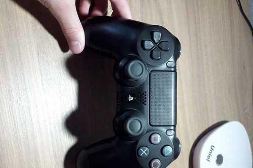 Продаю геймпад dualshock 4