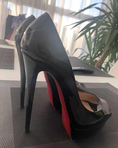 Туфли Christian Louboutin