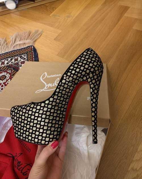 Туфли Christian Louboutin