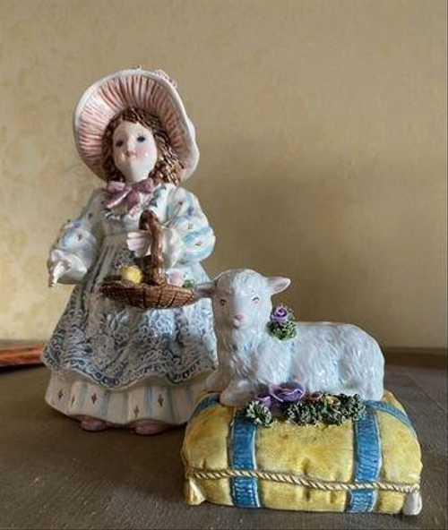 Фарфор: кукла и овечка