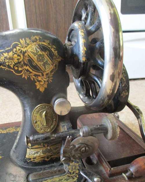 Винтажная швейная машинка Zinger