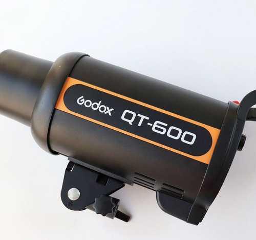 Осветитель Godox QT-600