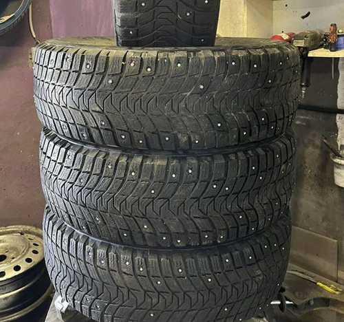 Michelin X-Ice North 3 215/65 R16 102T