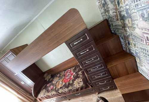 Мебель с двухъярусной кроватью бу с матрасами