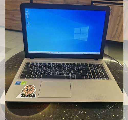 Ноутбук Asus D540N