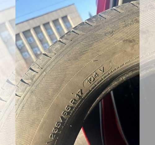 Michelin Latitude Tour HP 235/65 R17