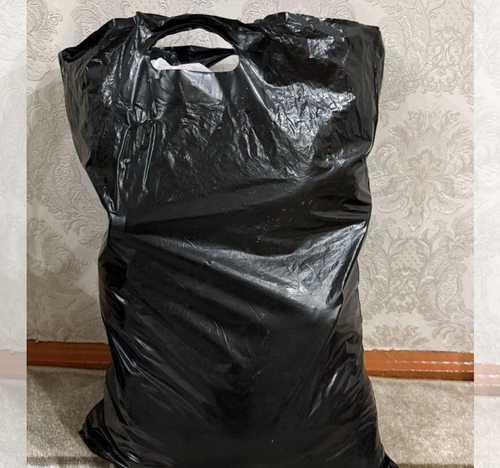 Пакет с детскими вещами