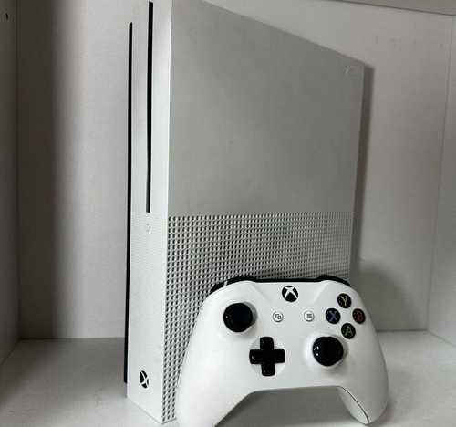 Xbox One S 1Тб