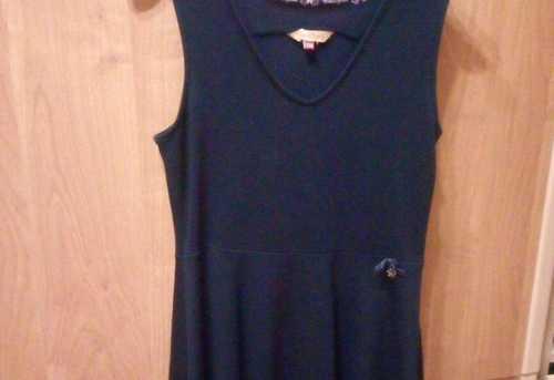 Продается платье школьное, р. 134, темно-синее