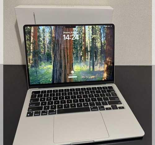 Macbook Air 13 M3 8/256gb идеальное состояние