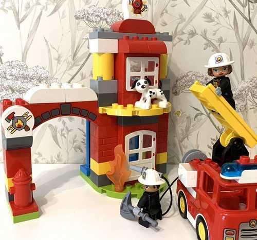 Lego duplo пожарное депо 10903