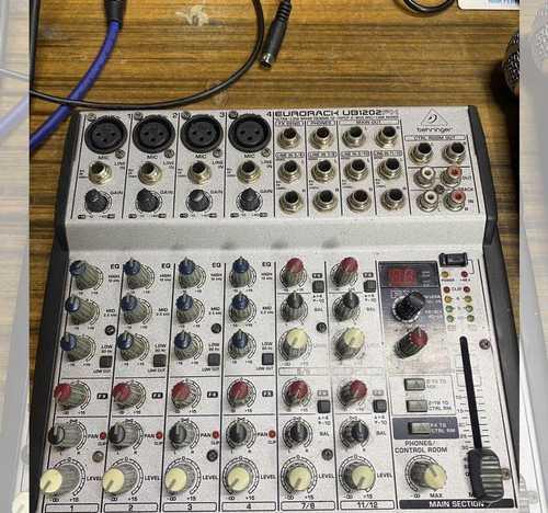 Микшерный пульт behringer eurorack ub1202fx