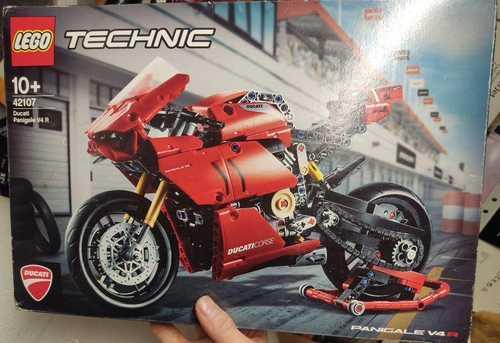 Lego Technic 42107