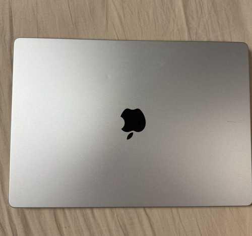 Macbook pro 16 M1 pro 16 512 gb