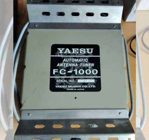 Тюнер Yaesu FC-1000