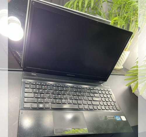 Ноутбук Samsung NP300V5A