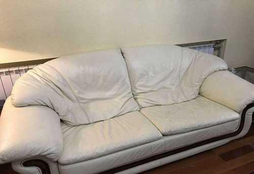 Кожаный диван бу