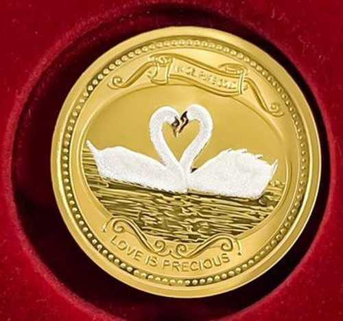 Золотая монета островов Кука "Любовь бесценна"