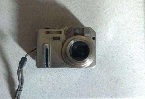 Цифровой фотоаппарат Casio EX-P600