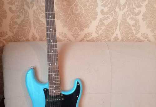 Электрогитара fender squier + Комбик fender 10В