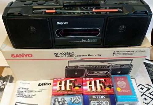 Sanyo M7028KO 4 Band Stereo Cassette Tape Recorder