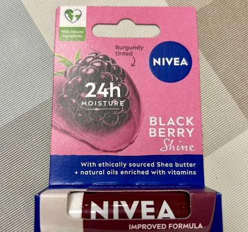 Nivea Увлажняющий бальзам для губ ежевика