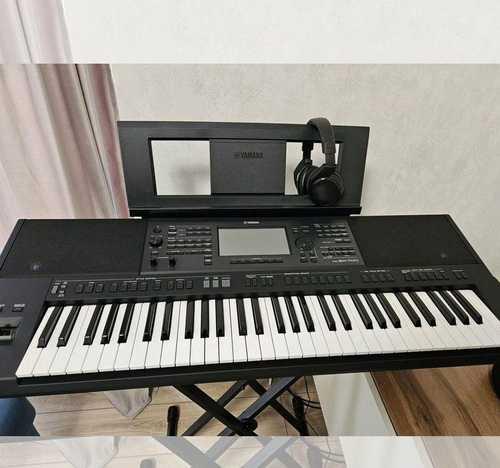 Цифровое пианино Yamaha PSR SX700