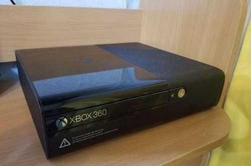 Xbox 360E с комплектом