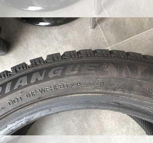 Triangle IcelynX TI501 235/45 R18 98T