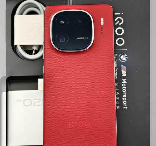 Vivo iQOO 12, 12/256 ГБ