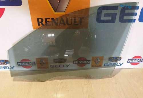 Стекло боковое двери Renault megane 2 Лев