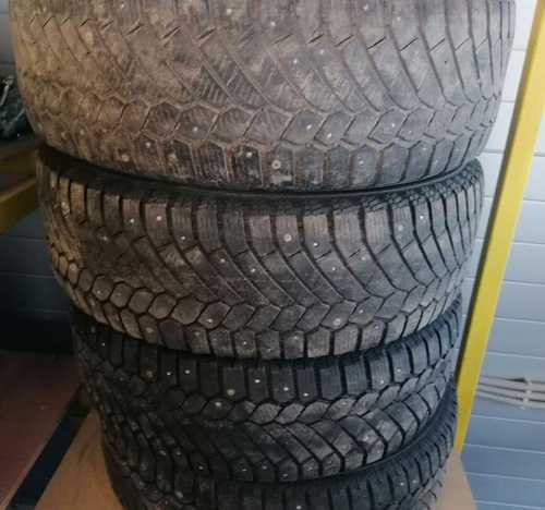 Continental ContiIceContact 4x4 215/65 R16