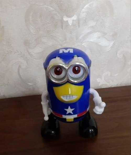 Игрушка музыкальная миньён