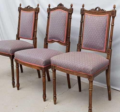 Три антикварных стула в стиле классицизм