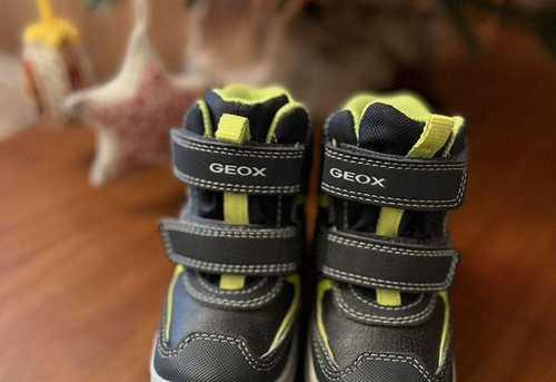 Демисезонные Детские ботиночки geox (оригинал)