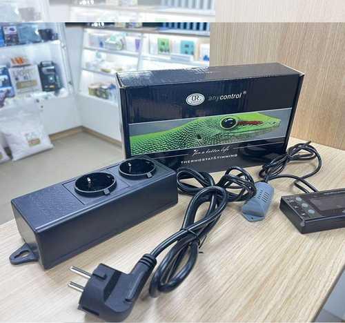 Терморегулятор с гигрометром Ringder THC-220