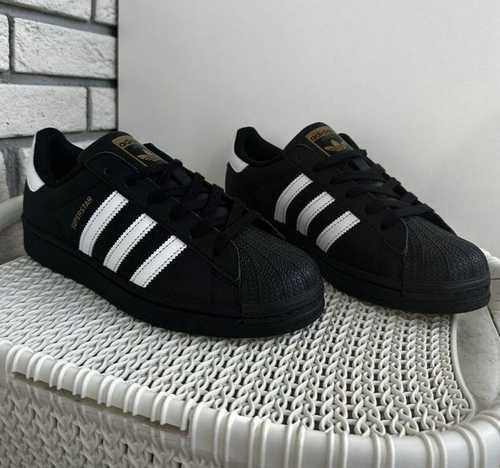 Adidas superstar