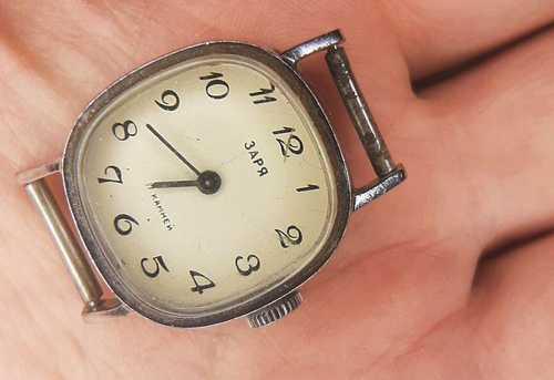Часы Заря СССР без ремешка на ремонт / запчасти