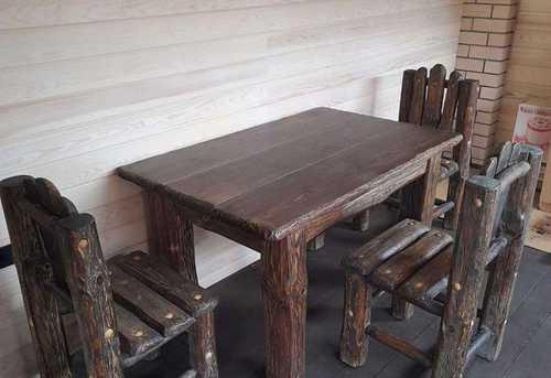 Стол и три стула из дерева