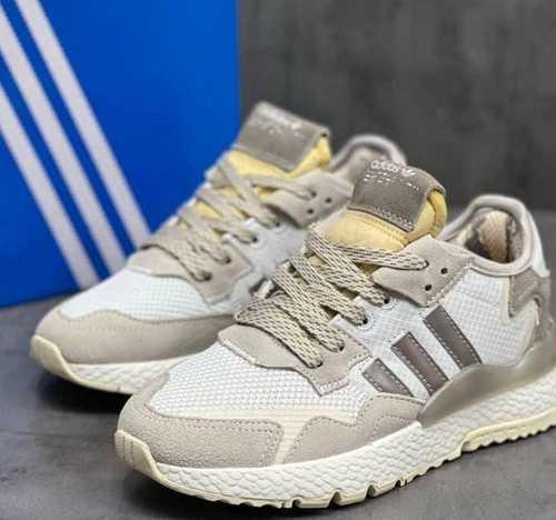 Кроссовки adidas nite jogger женские