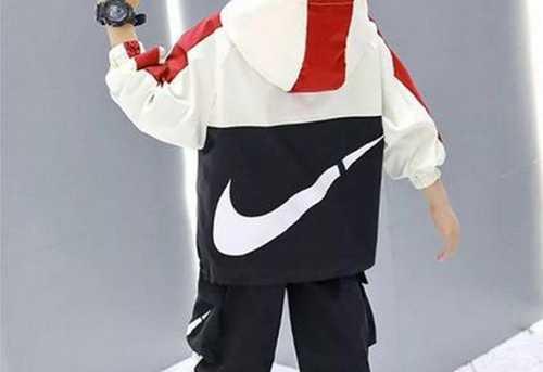 Спортивный костюм Nike на мальчика 140р