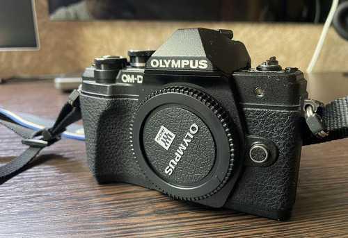 Olympus OM-D E-M10 Mark III + объективы